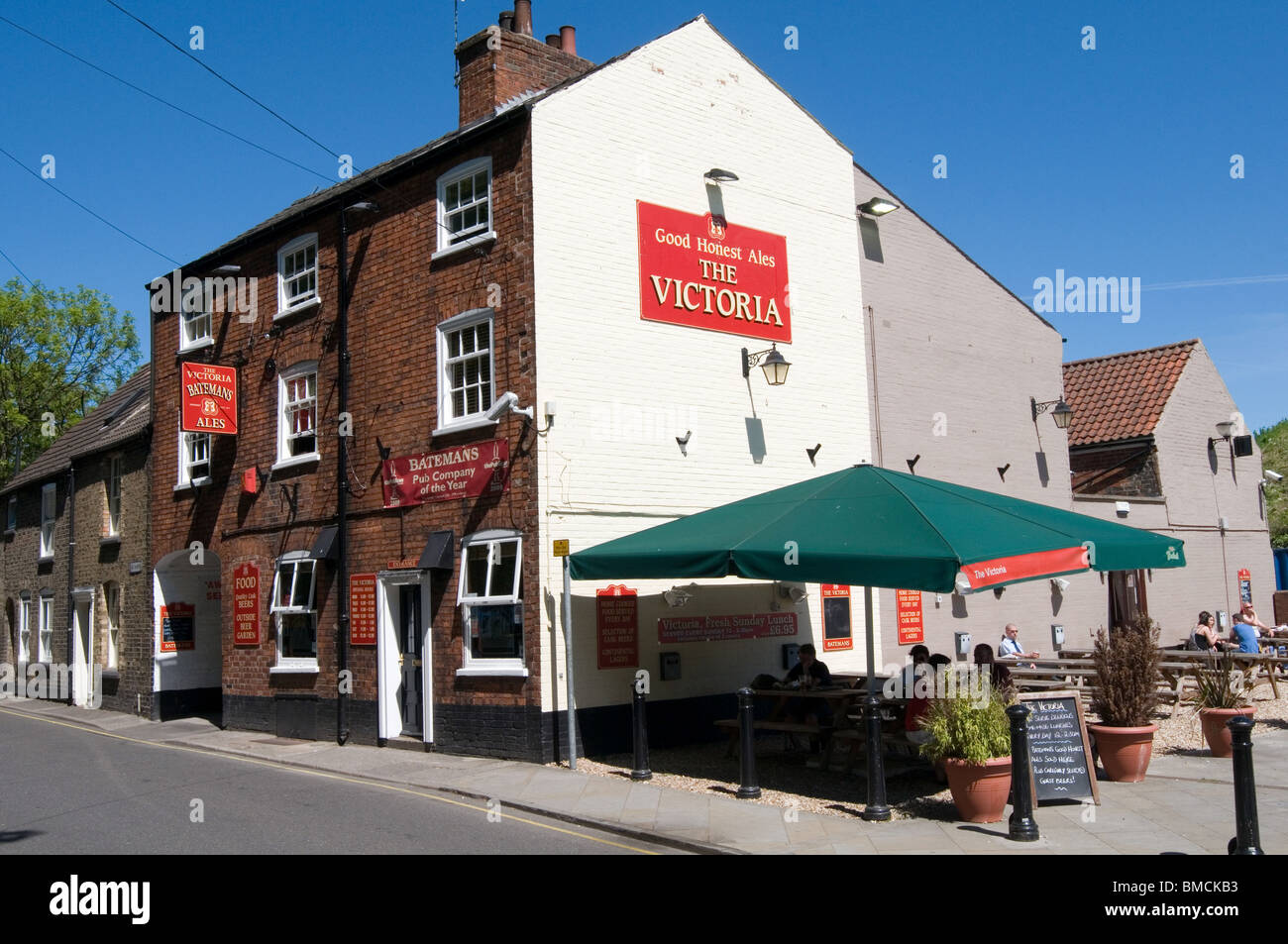 english pub uk public house houses drinking establishment licensed ...