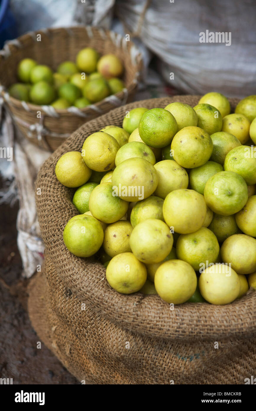 Oranges at Market, India Stock Photo - Alamy