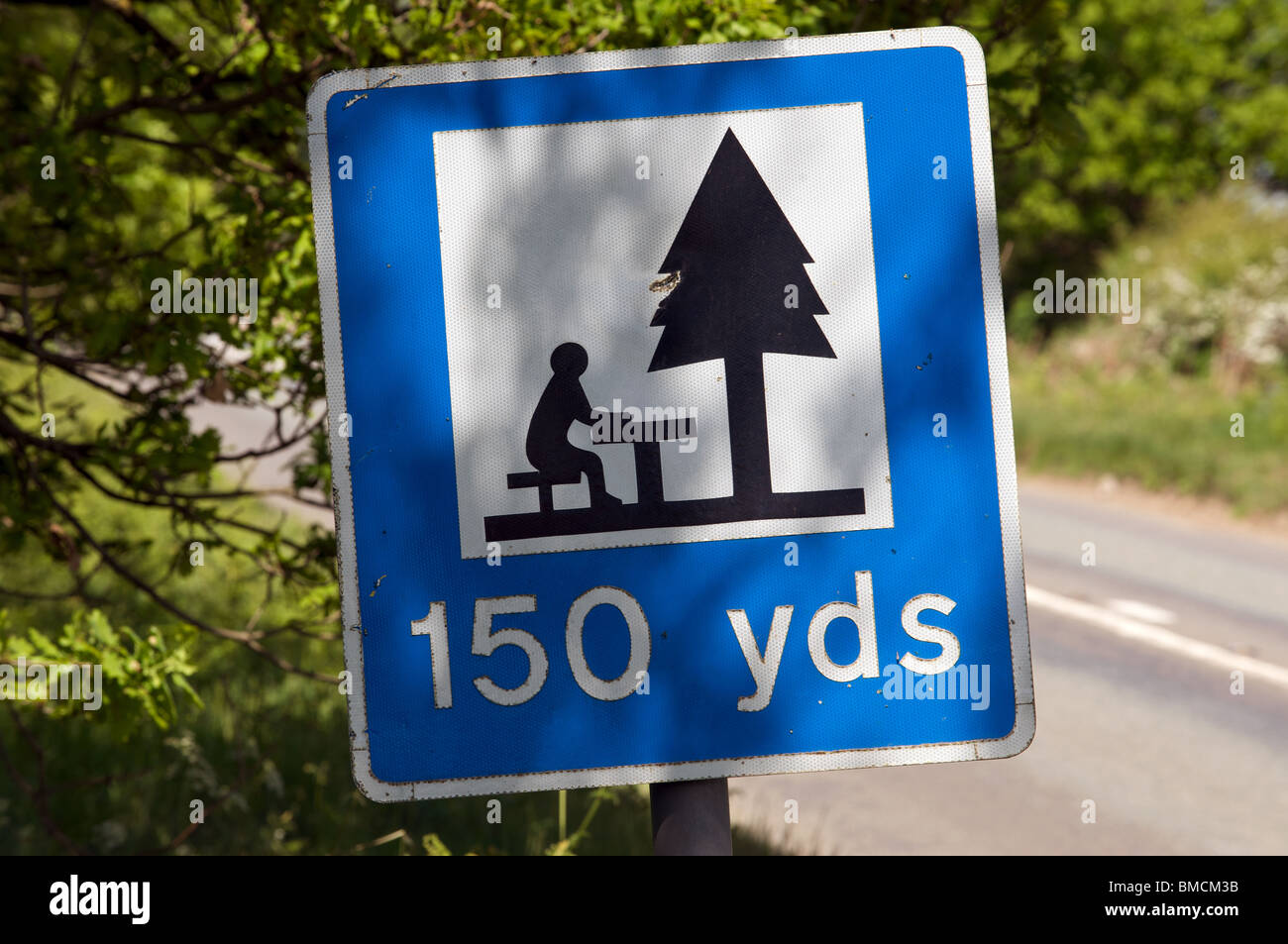 Picnic road sign hi-res stock photography and images - Alamy