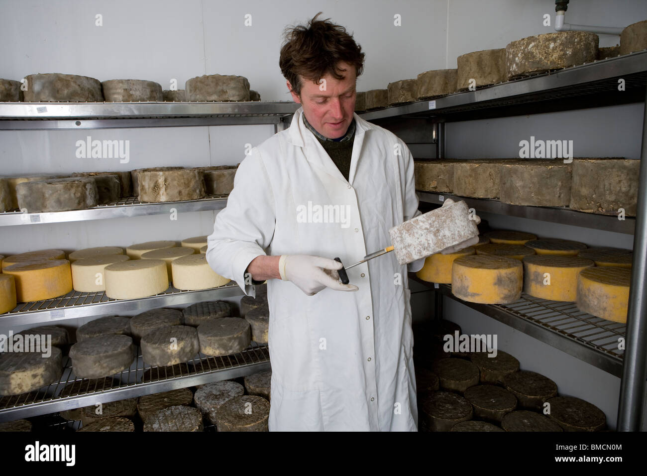 Farmer Jonathan Crump making traditional Single and Double Gloucester ...