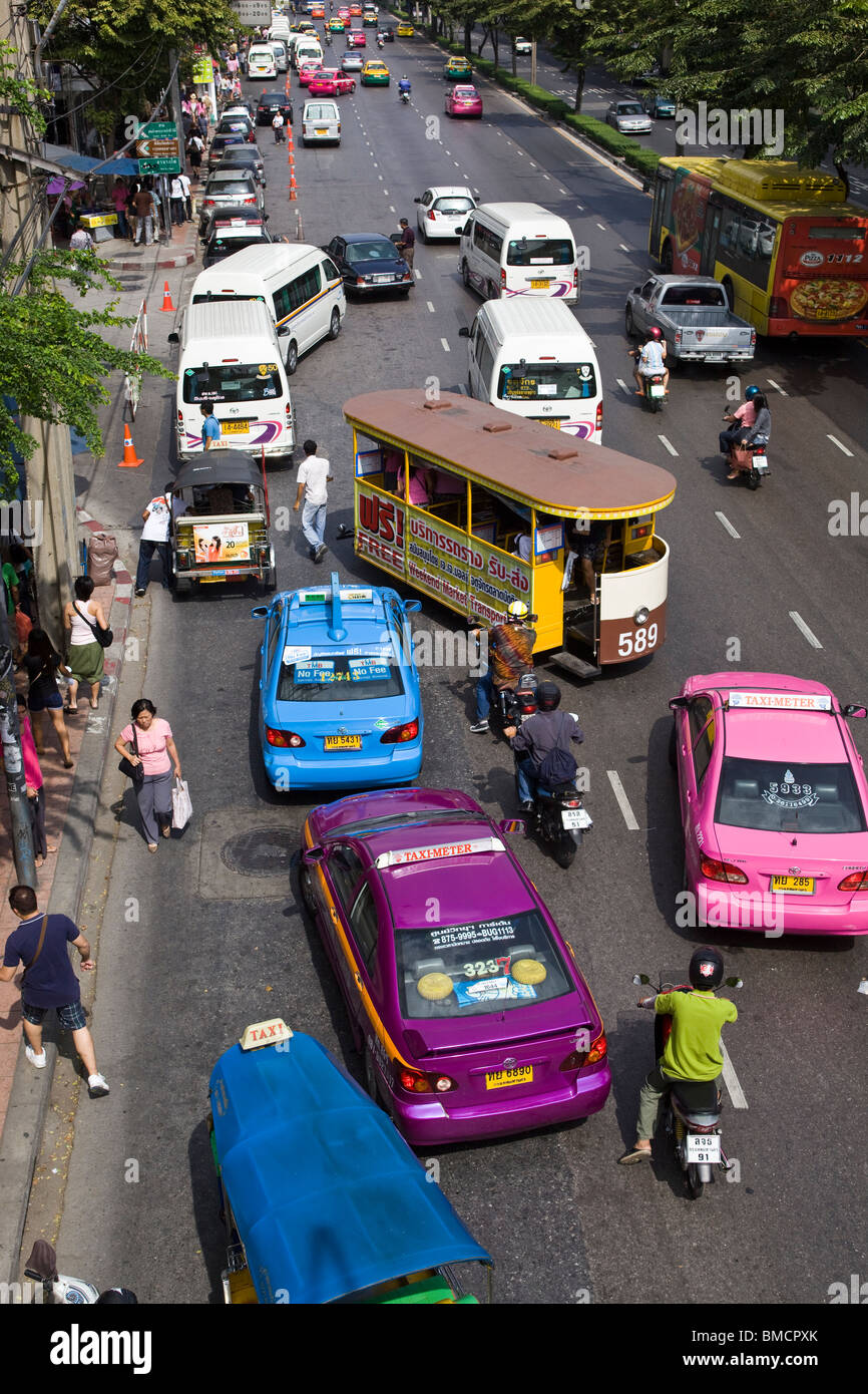 Traffic outside Chatuchak Market Stock Photo - Alamy