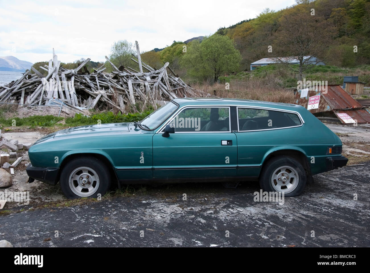 Metallic Green Reliant Scimitar GTE SE6a model 1981 Stock Photo - Alamy