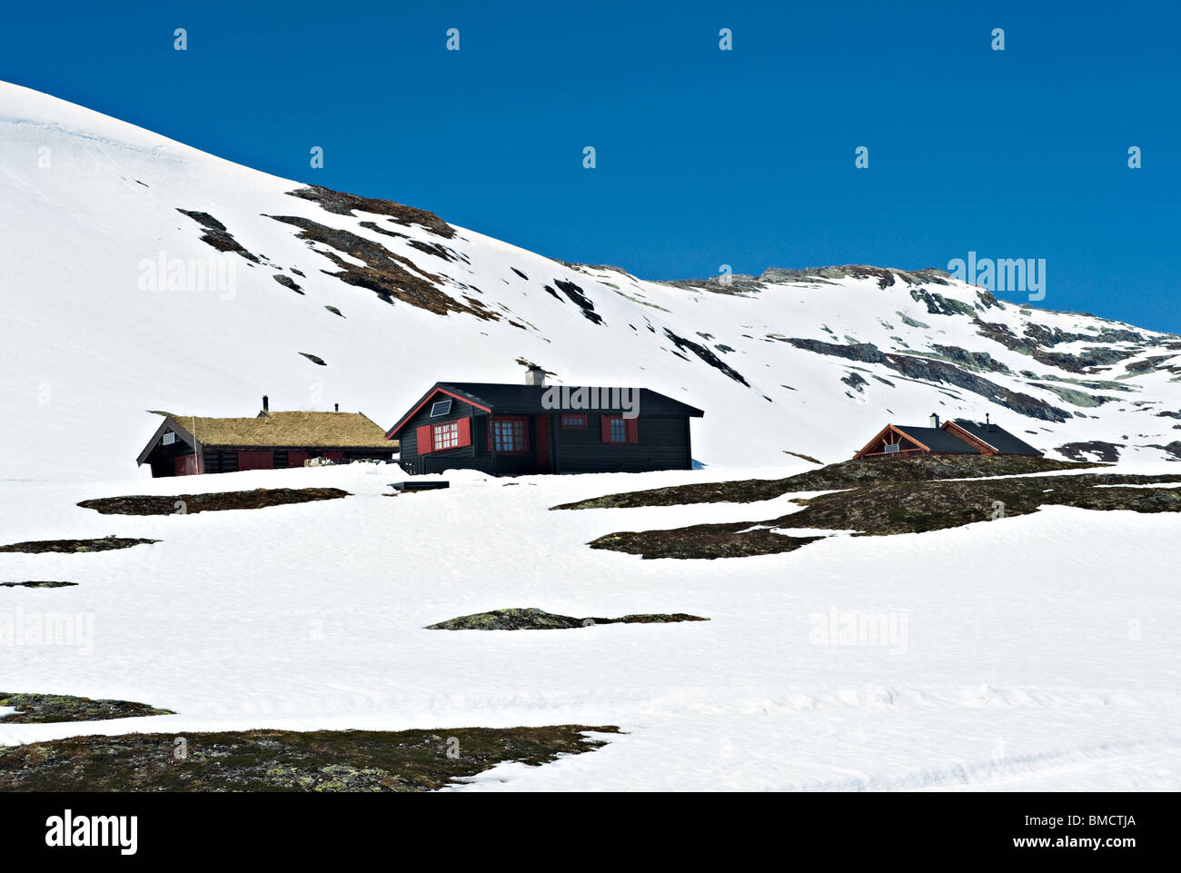 Norwegian Holiday Cottages [Hytta] in Snow Covered Mountains near ...