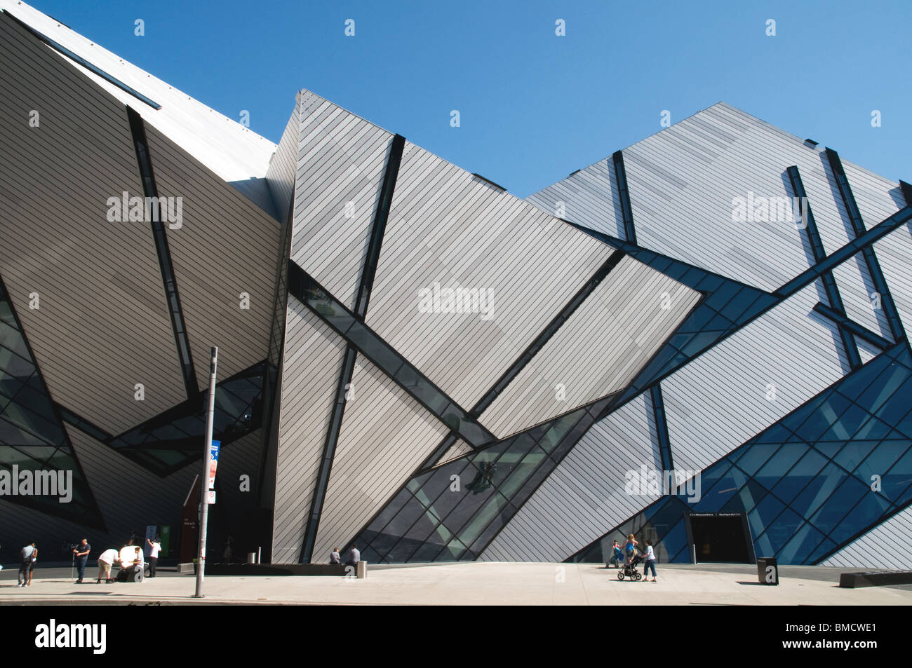 The exterior of the Royal Ontario Museum (ROM) and the Michael Lee Chin ...