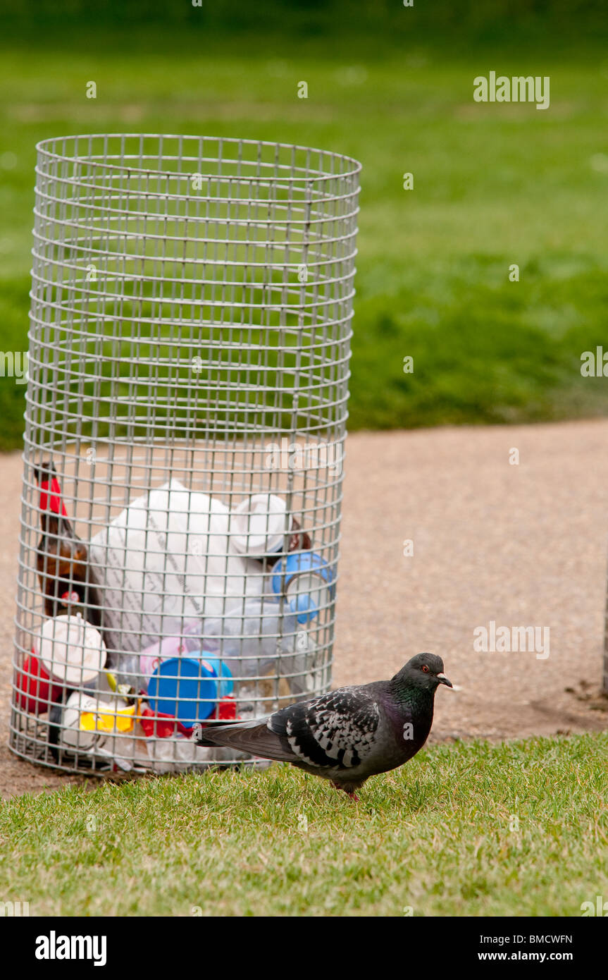 Public bin hi-res stock photography and images - Alamy