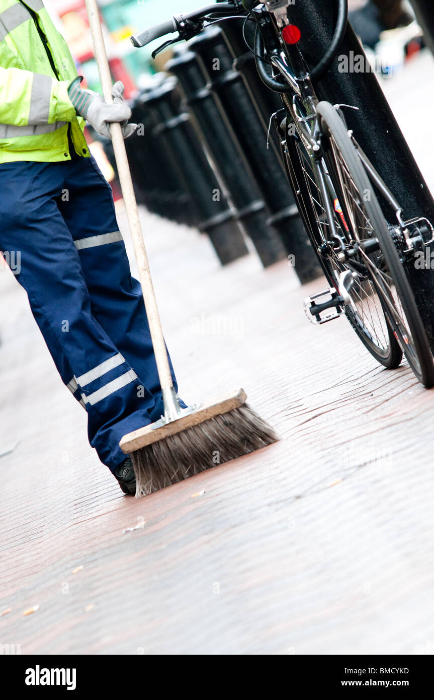 Road sweeper hi-res stock photography and images - Alamy