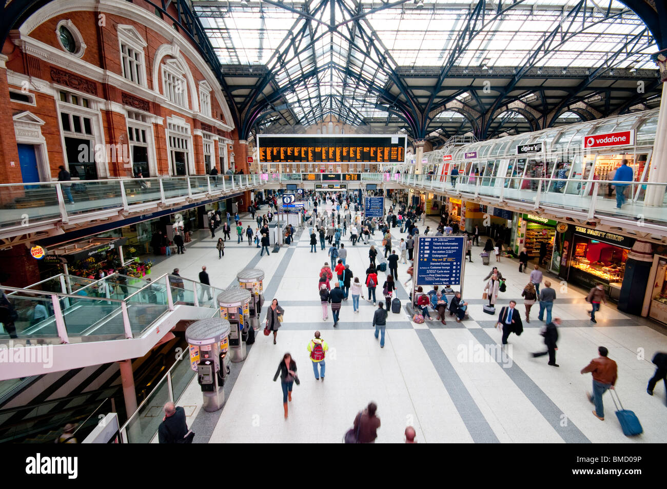 commuters in Liverpool Street station Stock Photo - Alamy
