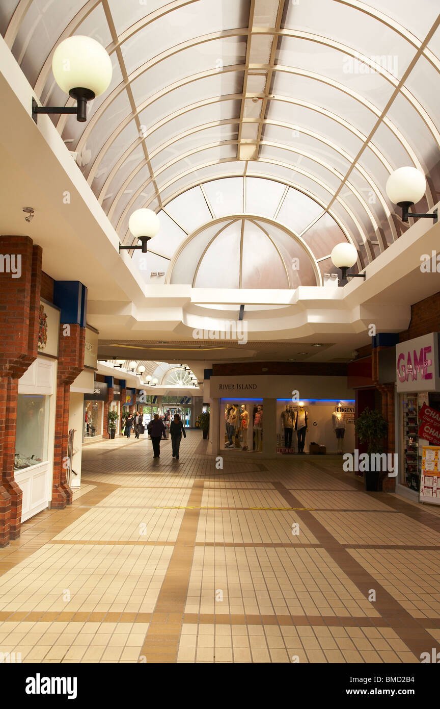 Crewe shopping centre hi-res stock photography and images - Alamy