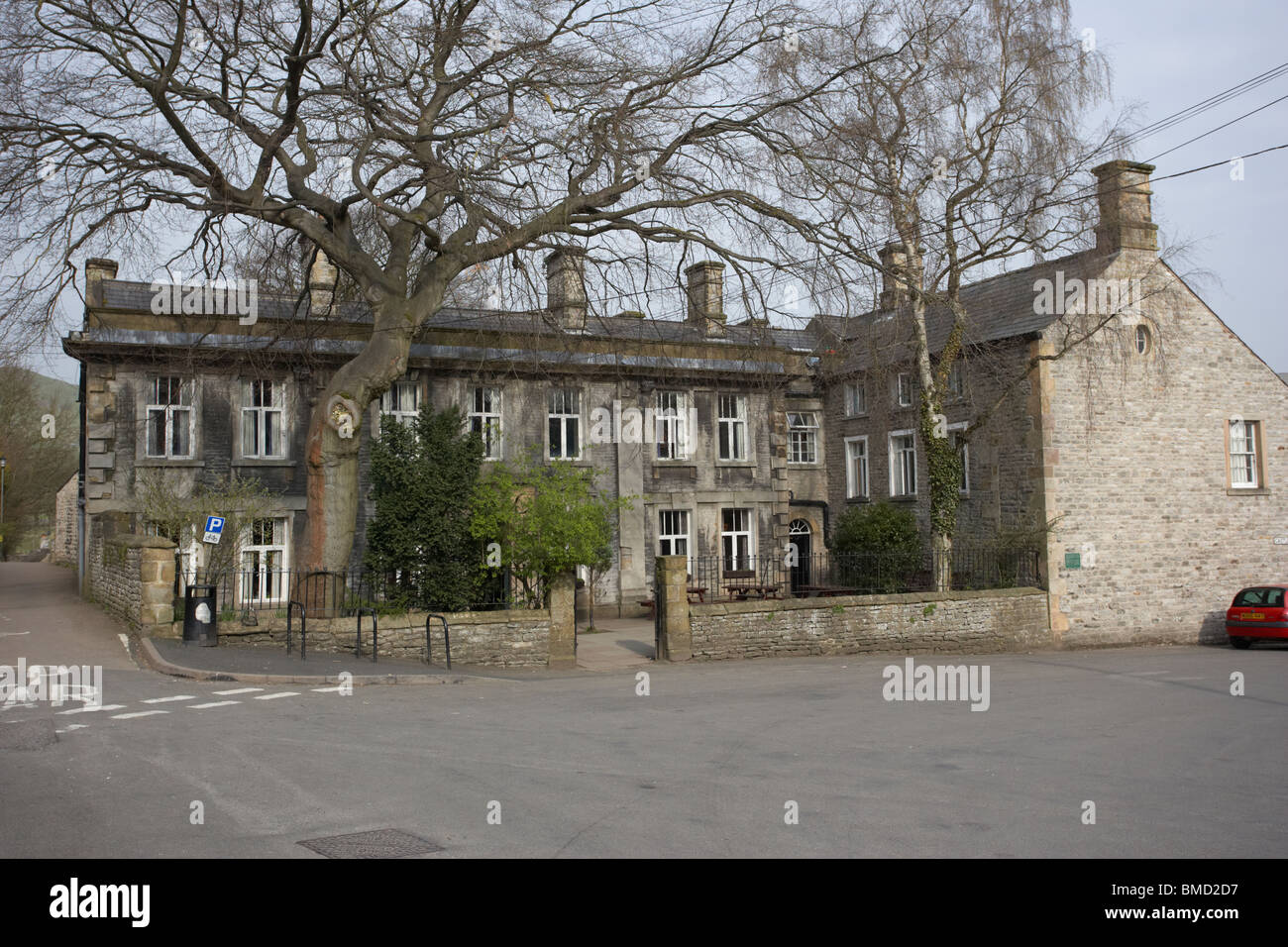 Castleton village in peak district hi-res stock photography and images ...