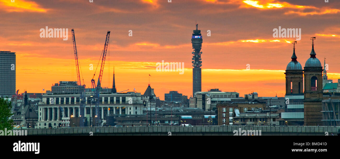 Panoramic sunset of London Skyline Stock Photo - Alamy