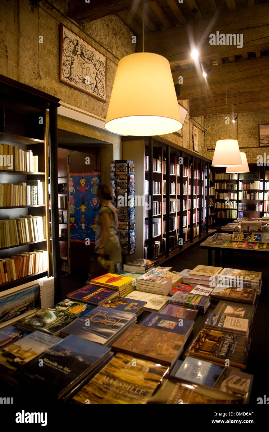 Book shop interior hi-res stock photography and images - Alamy