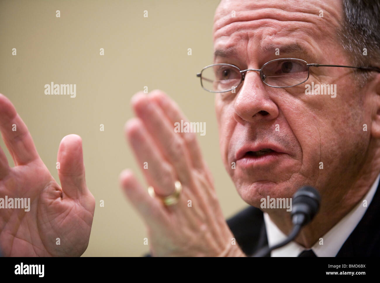 Chairman of the joint chiefs of staff michael mullen hi-res stock ...