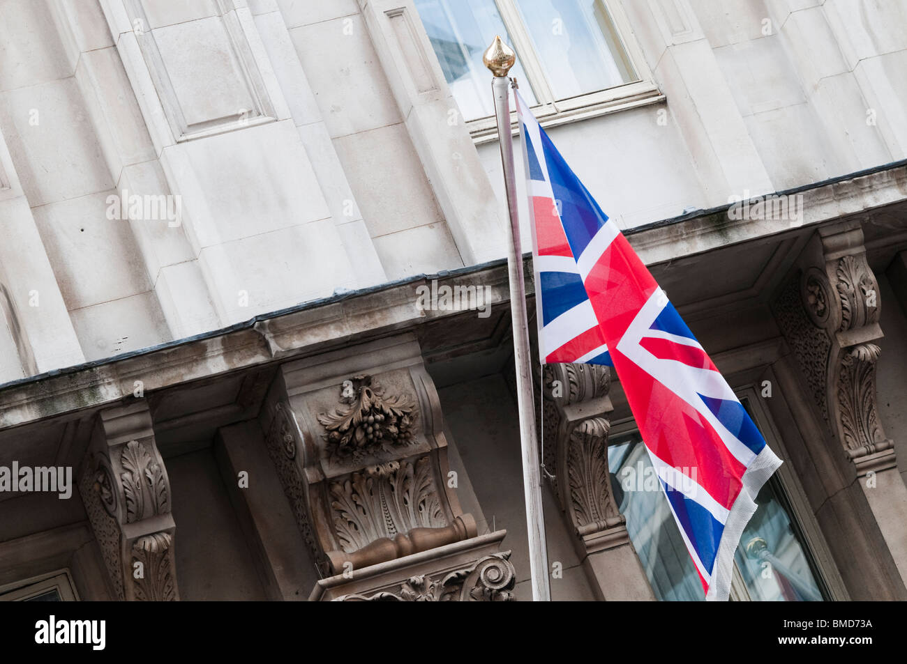 Union jack flag outside hi-res stock photography and images - Alamy
