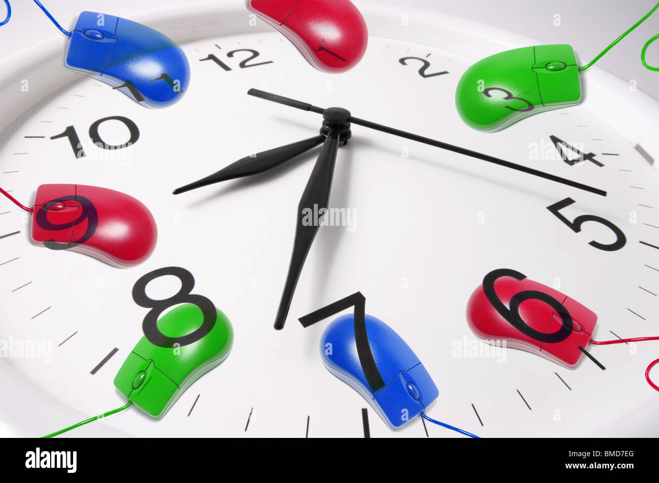 Computer clock hi-res stock photography and images - Alamy