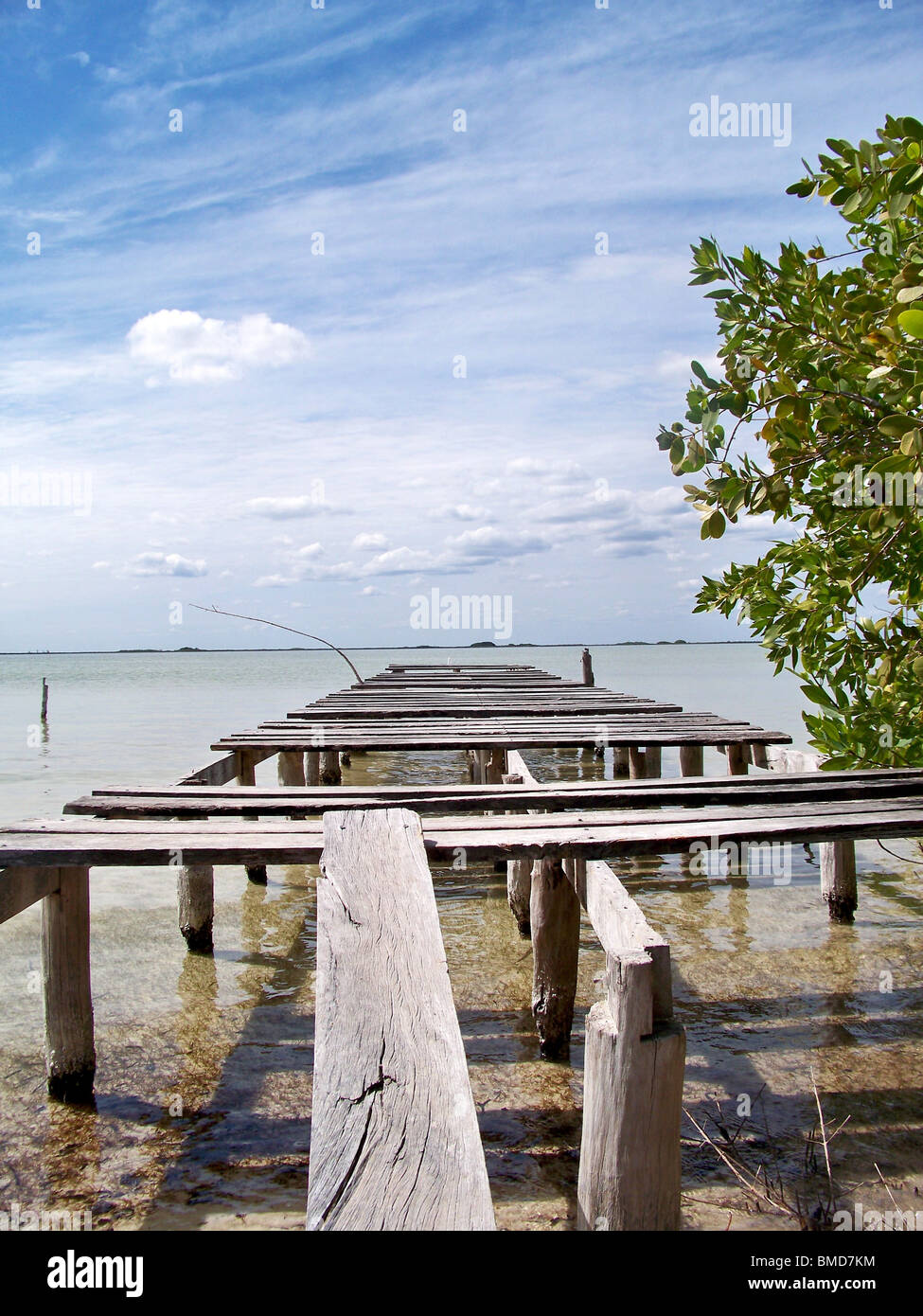 a damaged pontoon Stock Photo - Alamy