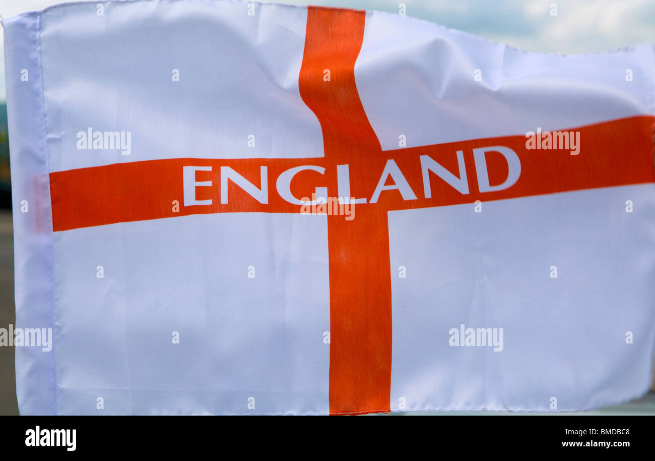 England flag st george waving hi-res stock photography and images - Alamy
