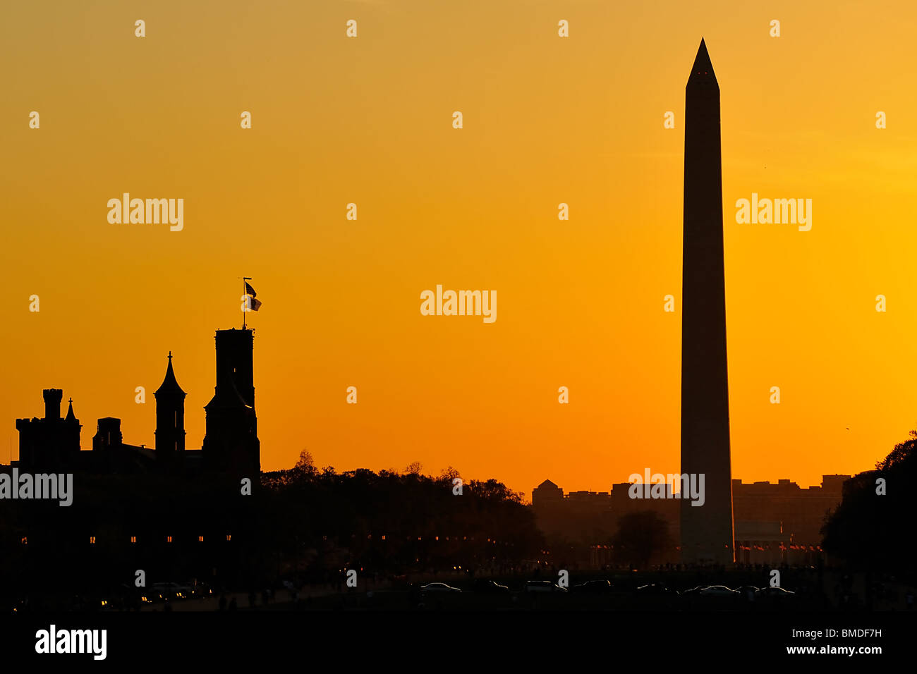 Washington Monument and the Smithsonian at sunset Stock Photo - Alamy