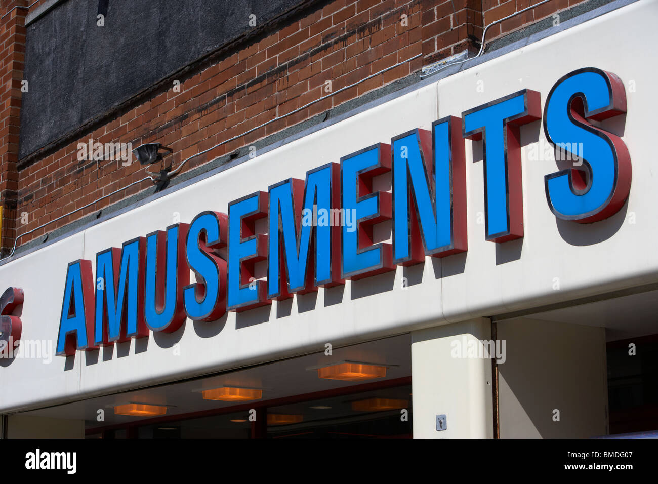 Sign arcade hi-res stock photography and images - Alamy