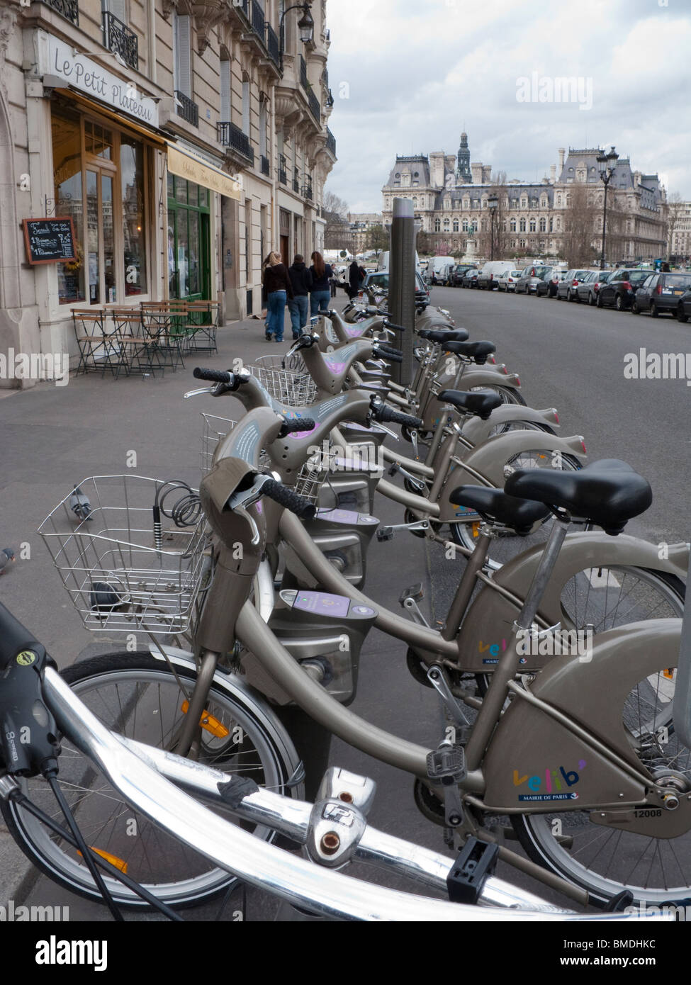 Hire a bike paris hi-res stock photography and images - Alamy