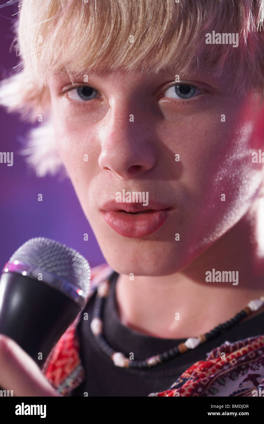 Solo tween boy hi-res stock photography and images - Alamy