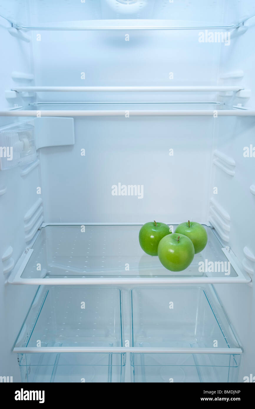 Apples kitchen fridge hi-res stock photography and images - Alamy