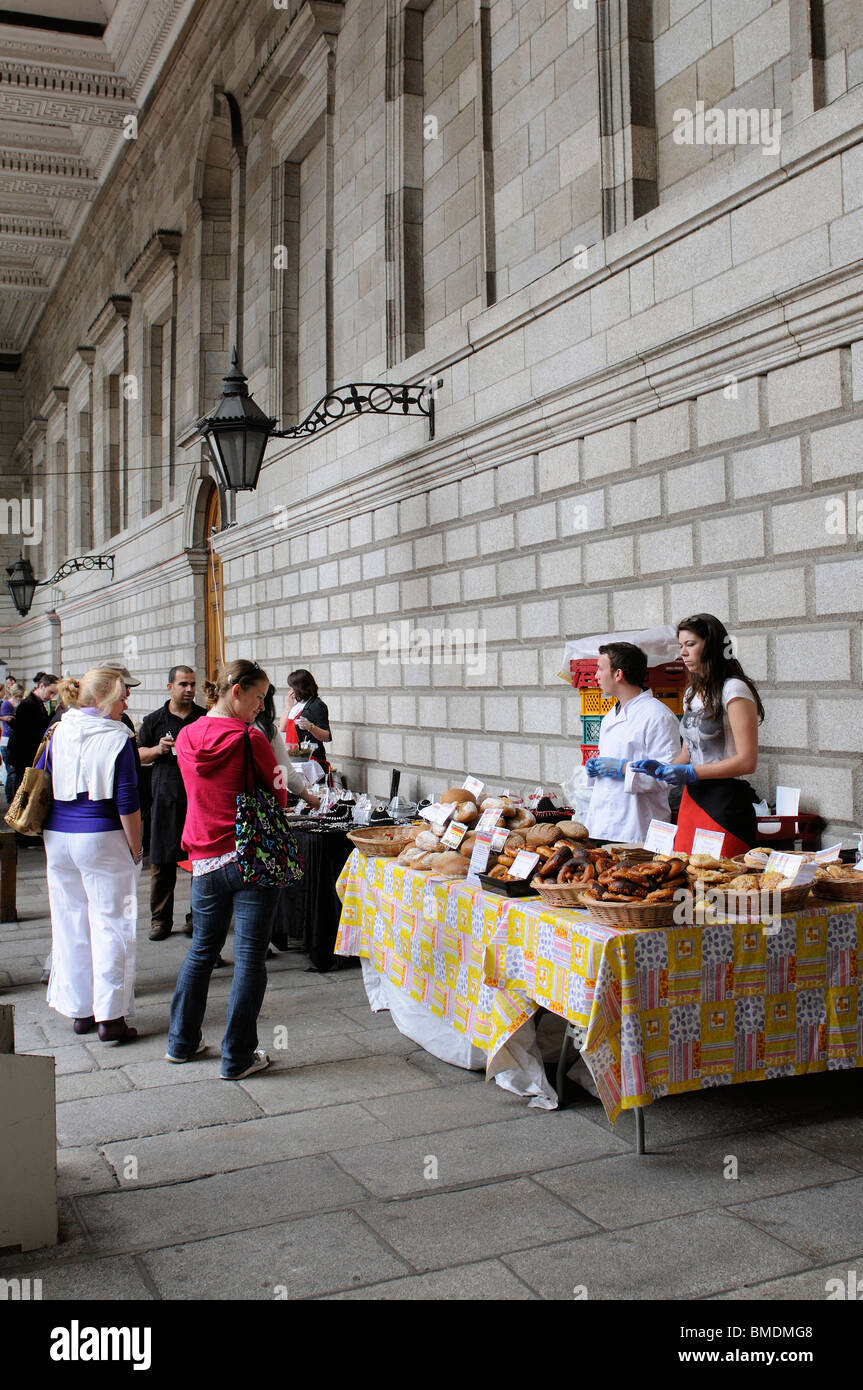 Farmers market stalls set up outside The Bank of Ireland in Dublin ...