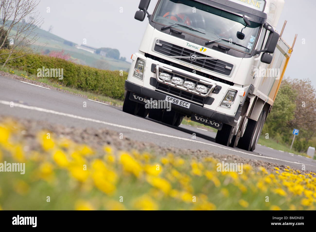 Lorry road hi-res stock photography and images - Alamy