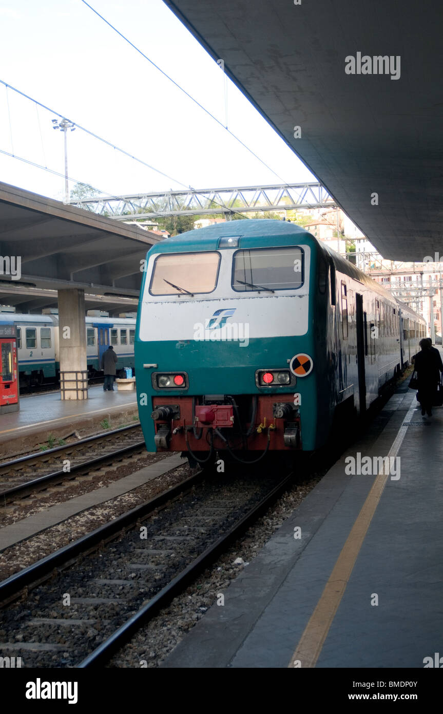 Italian train trains public transport system italy station stations ...