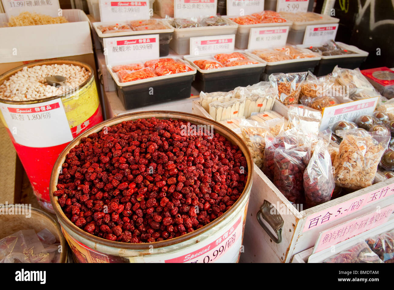 Products stalls hi-res stock photography and images - Alamy