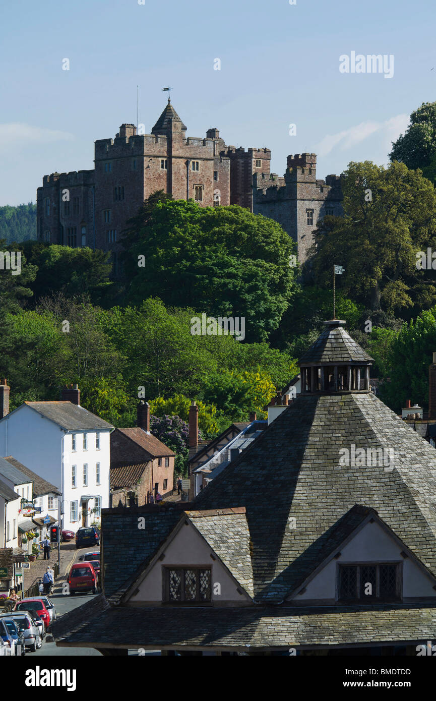 dunster village in somerset england uk Stock Photo - Alamy