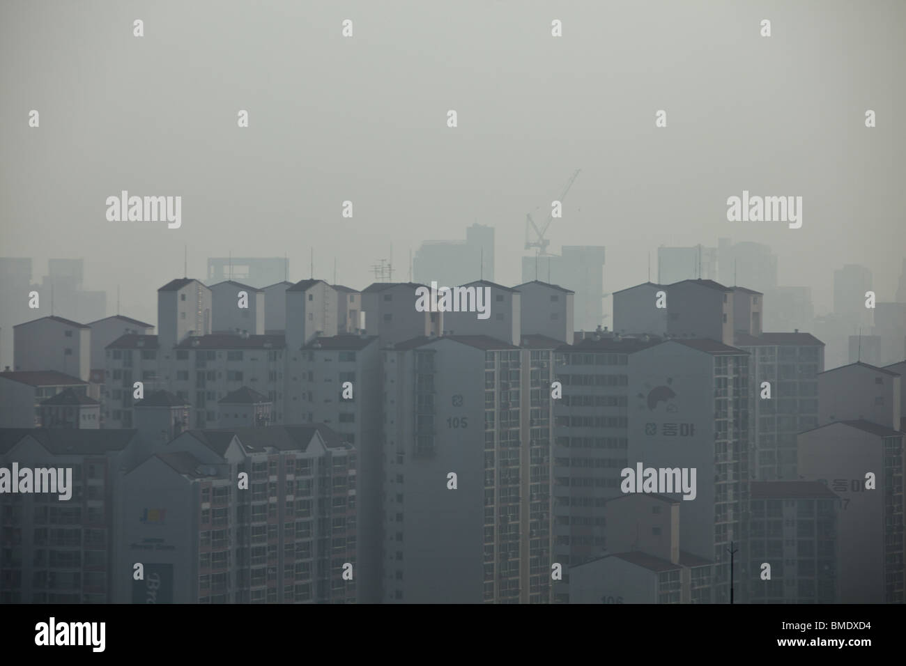 high rise apartment buildings dominate the skyline of seoul korea Stock ...