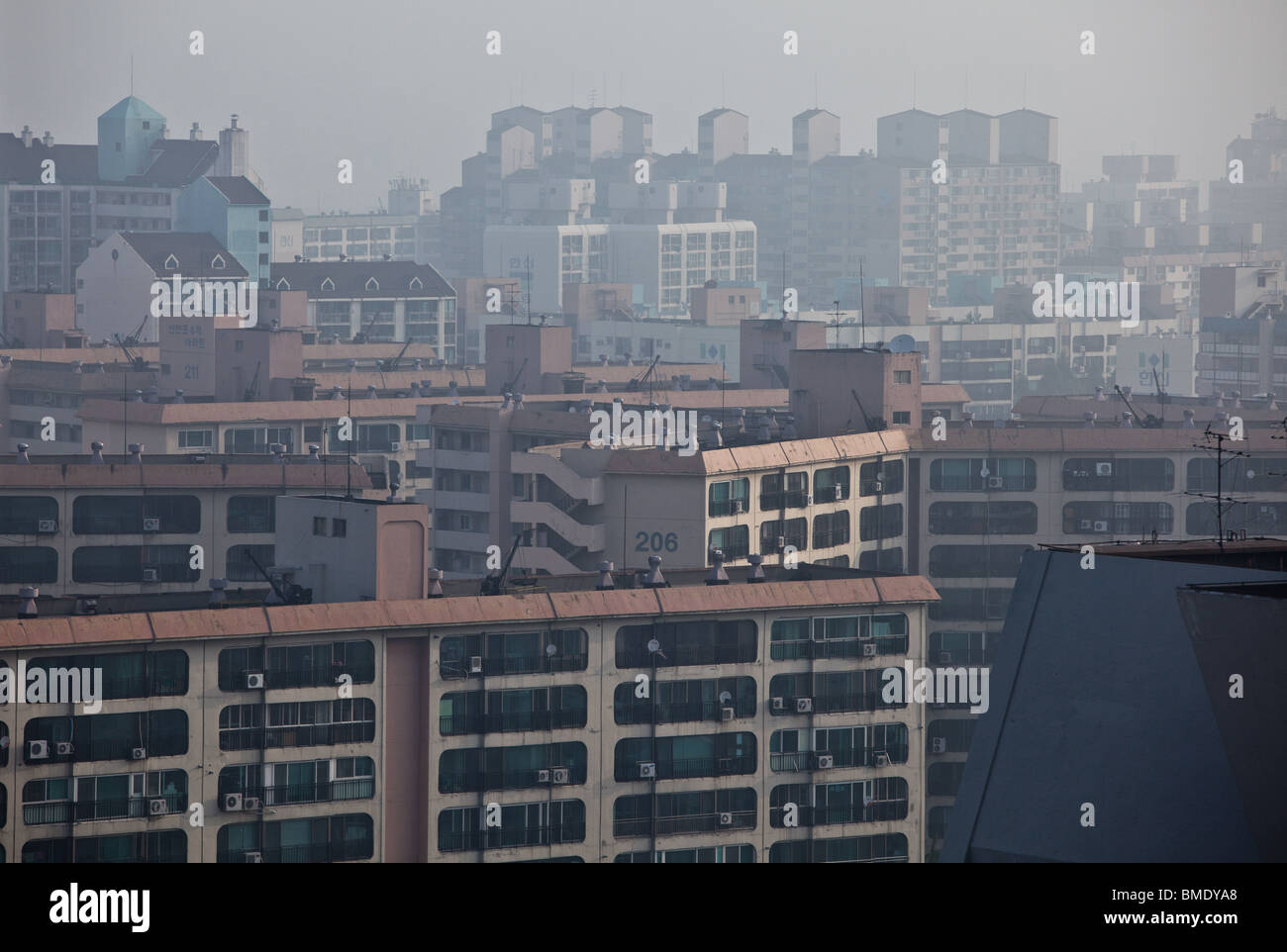 high rise apartment buildings dominate the skyline of seoul korea Stock ...