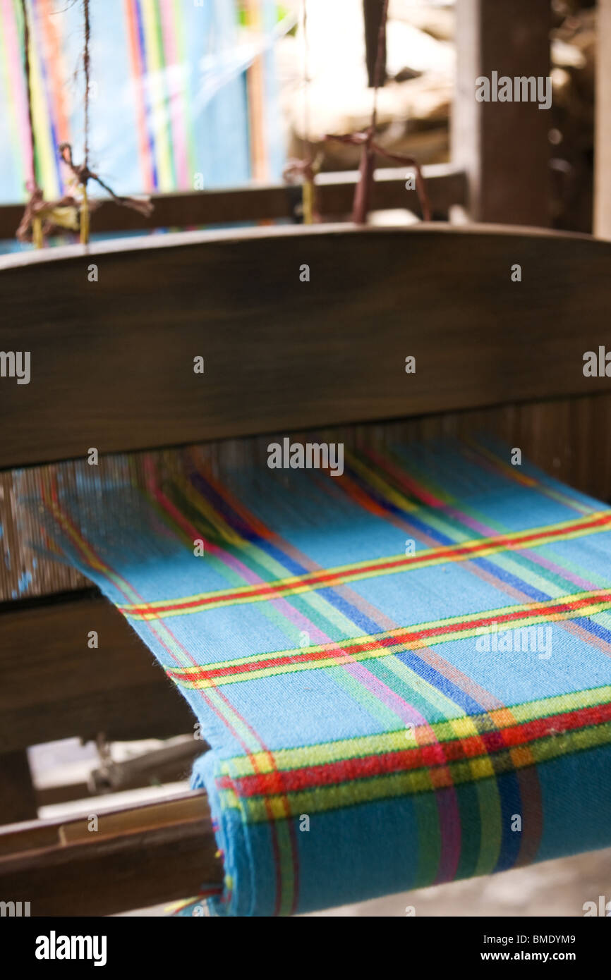 Weaving loom vietnam hi-res stock photography and images - Alamy