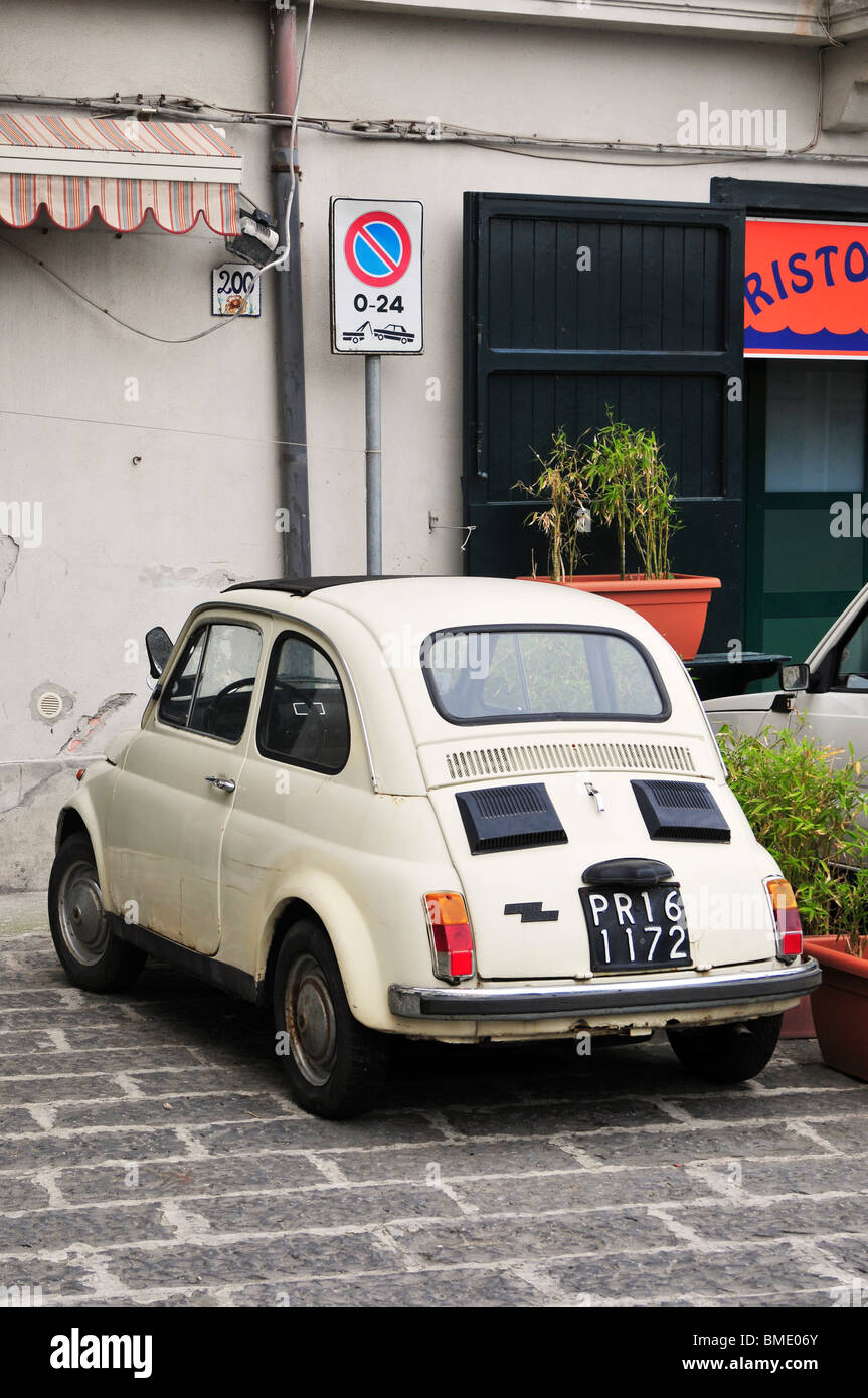 Classic italian car fiat 500 hi-res stock photography and images - Alamy