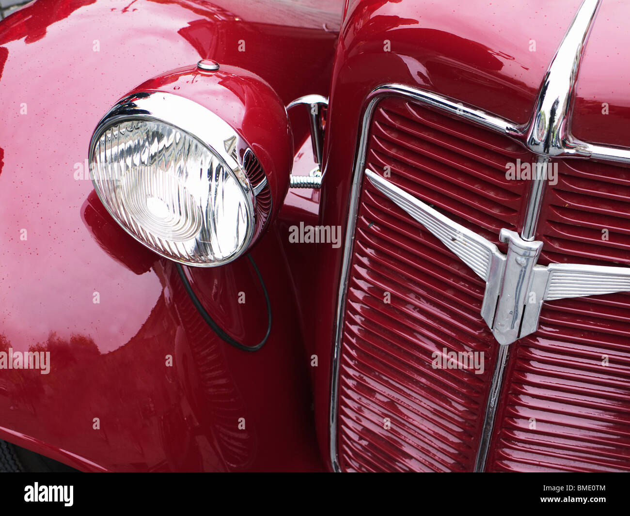 Vintage Classic Car Radiator Grill Stock Photos & Vintage Classic Car ...