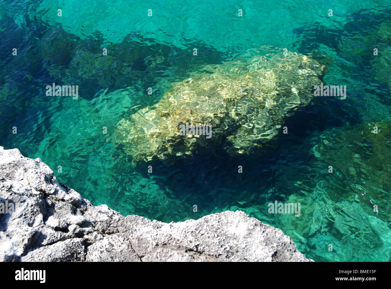 big stone under transparent waters of the Black sea Stock Photo - Alamy