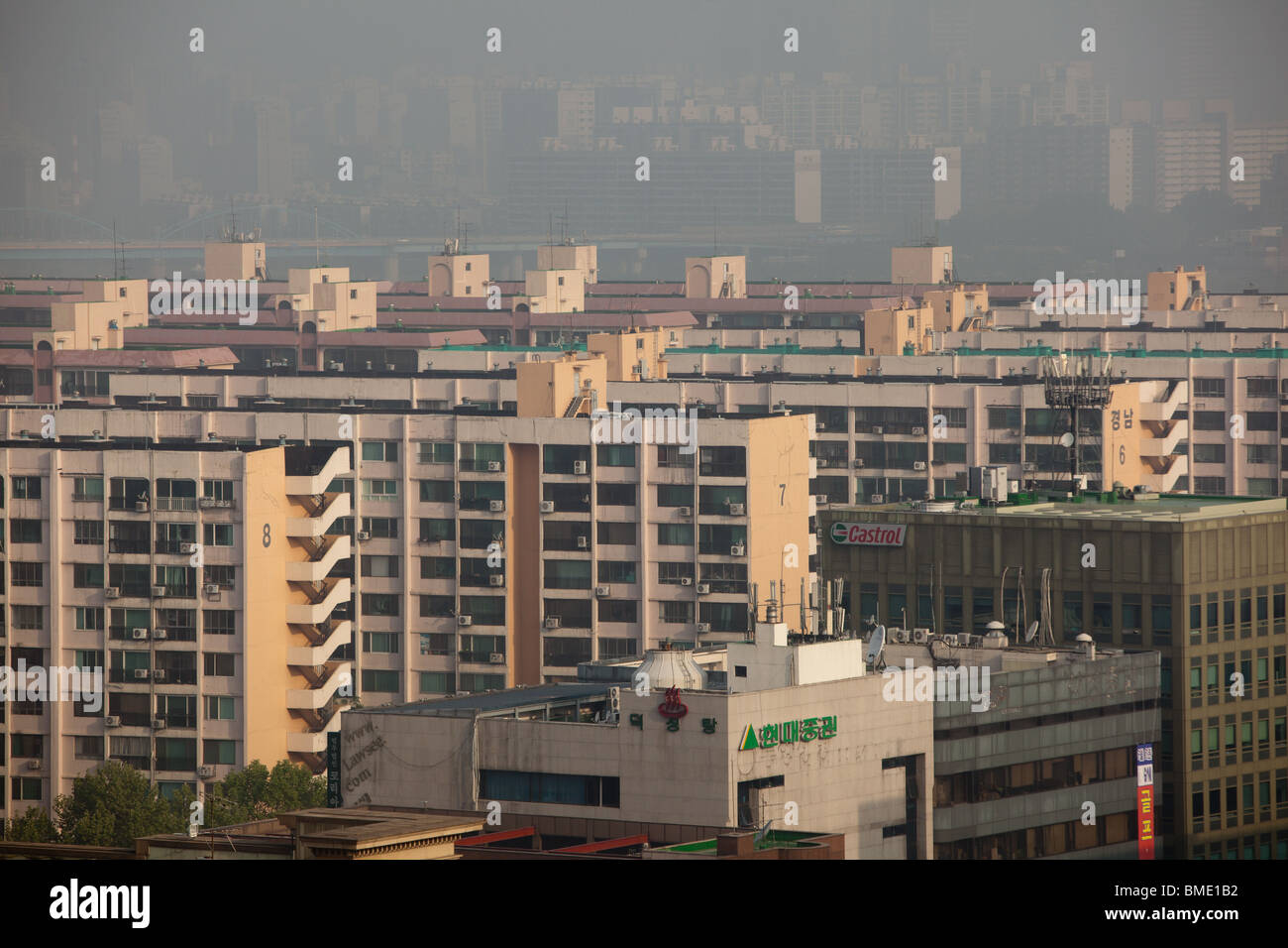 high rise apartment buildings dominate the skyline of seoul korea Stock ...
