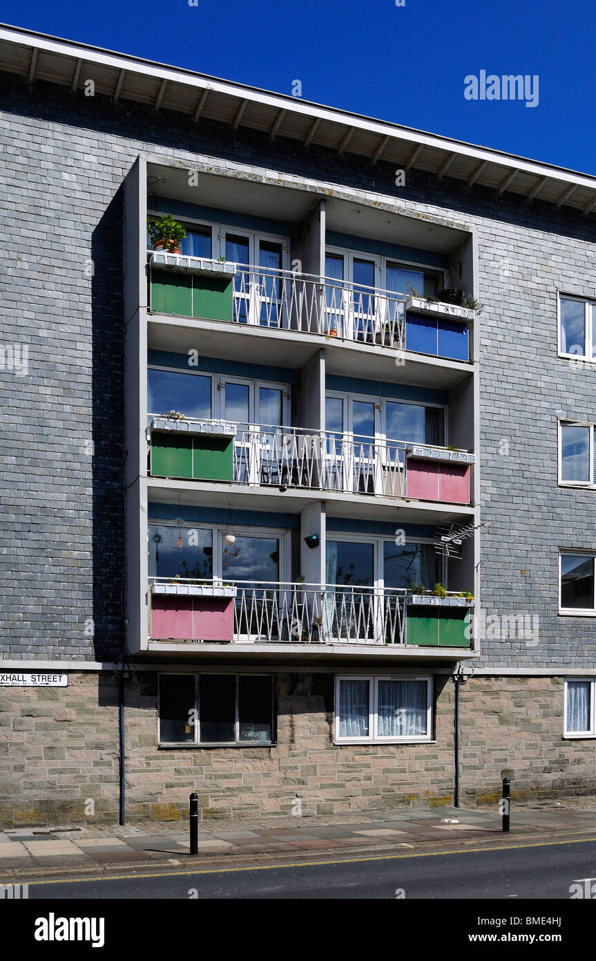 Council flats hi-res stock photography and images - Alamy