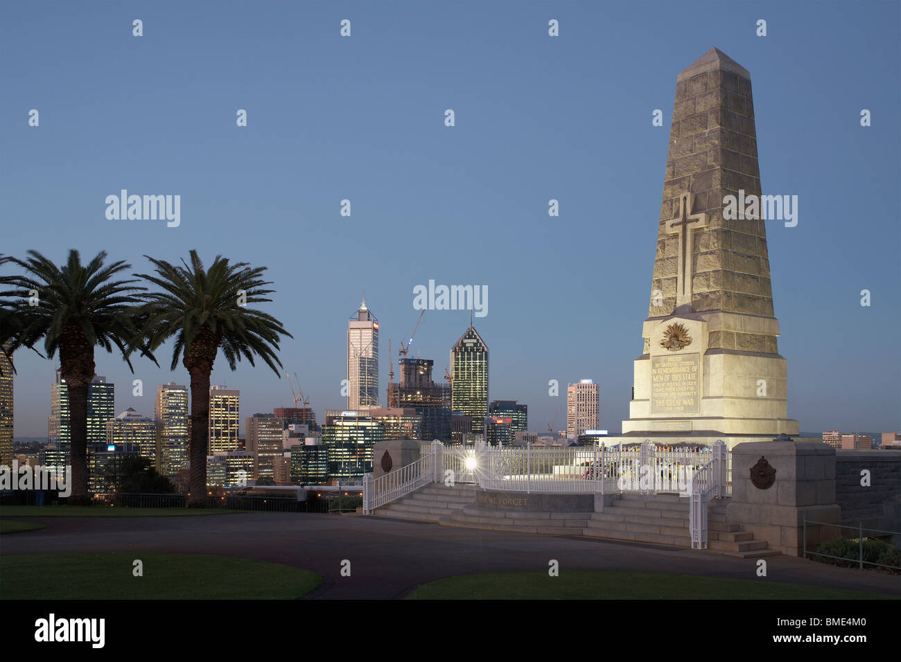 Kings Park war memorial plinth with city of Perth in background Stock ...