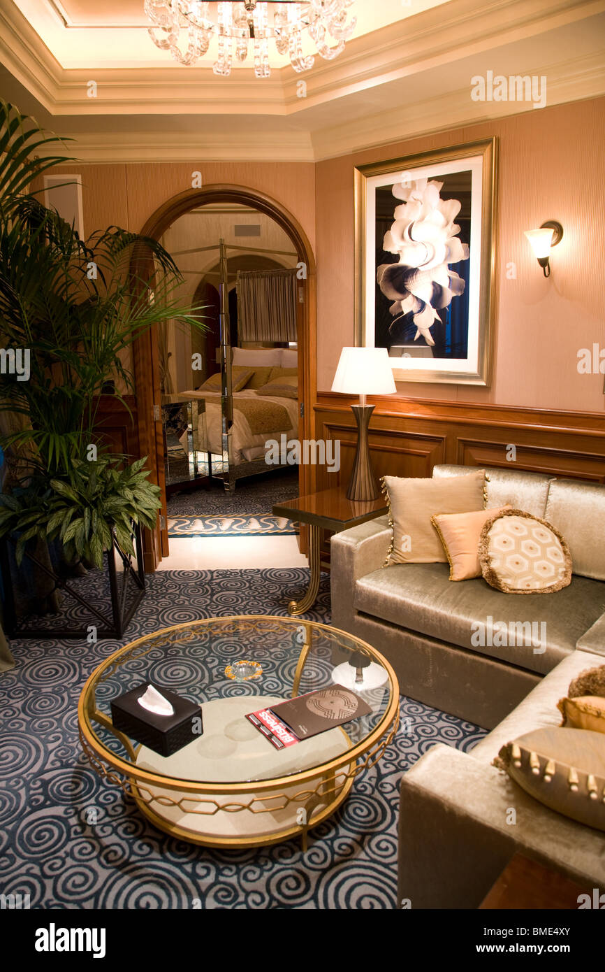Royal suite hi-res stock photography and images - Alamy