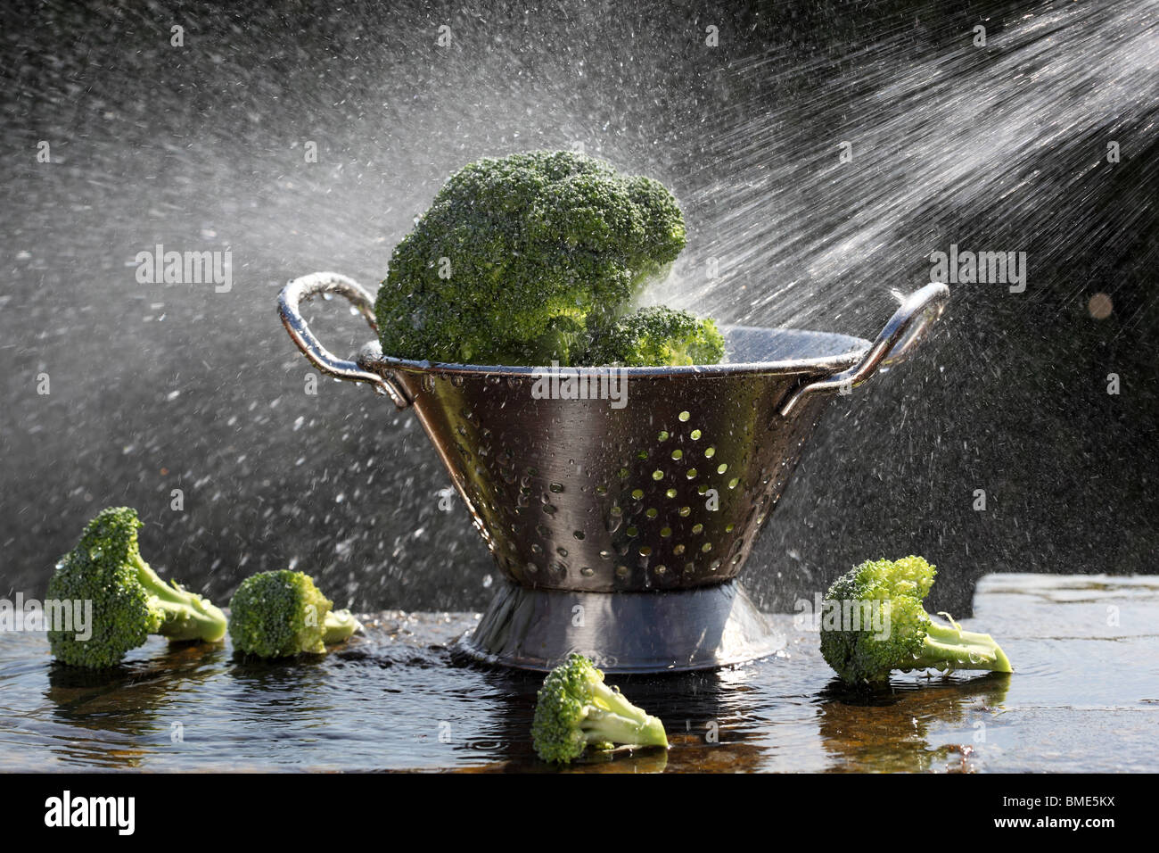 broccoli wash water splash Stock Photo - Alamy