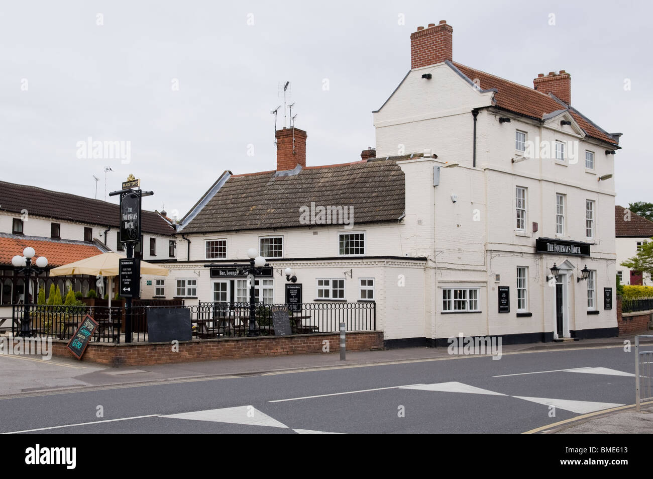 Four ways pub hi-res stock photography and images - Alamy