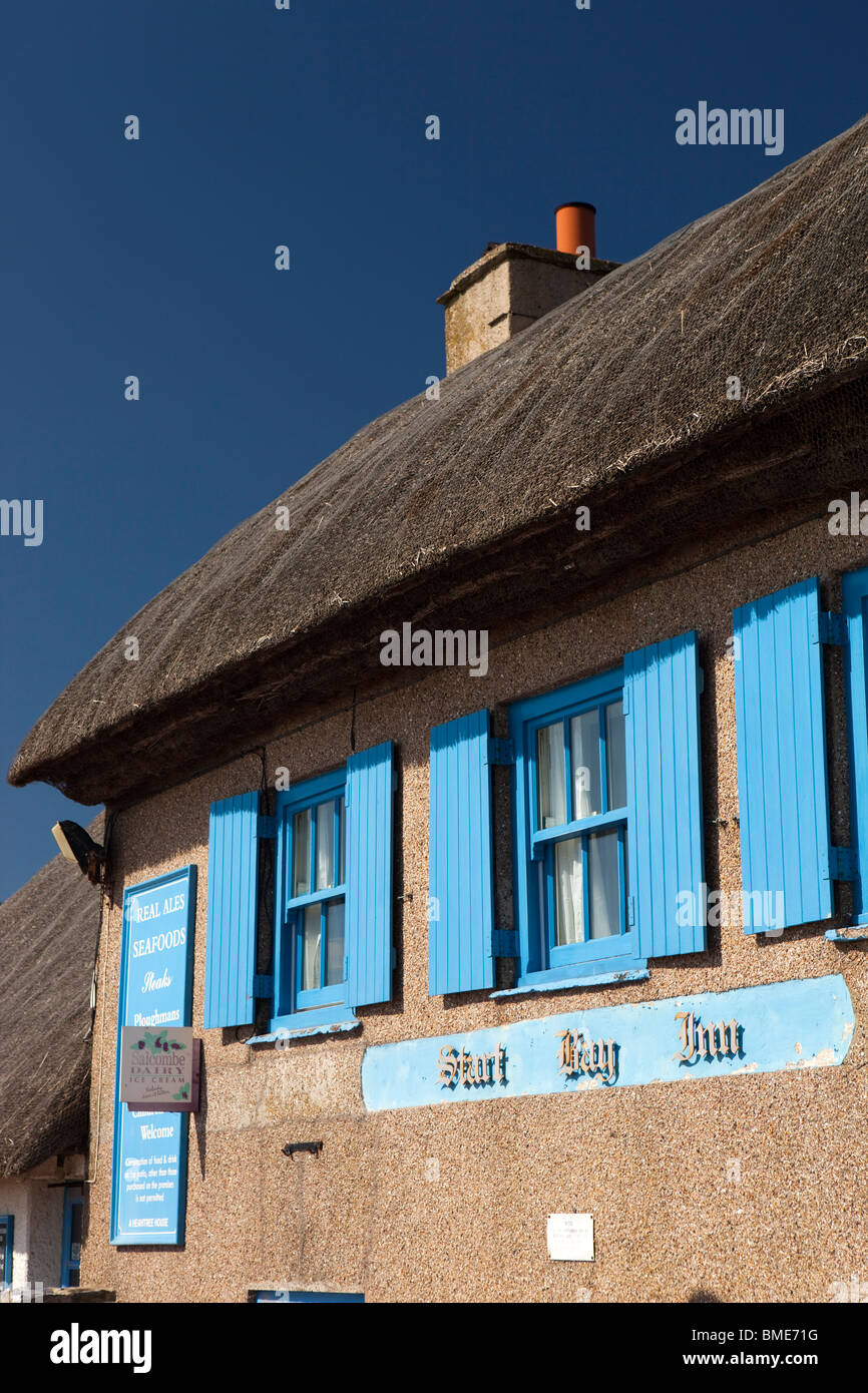 UK, England, Devon, Torcoss, Start Bay Inn, thatched seafront public ...