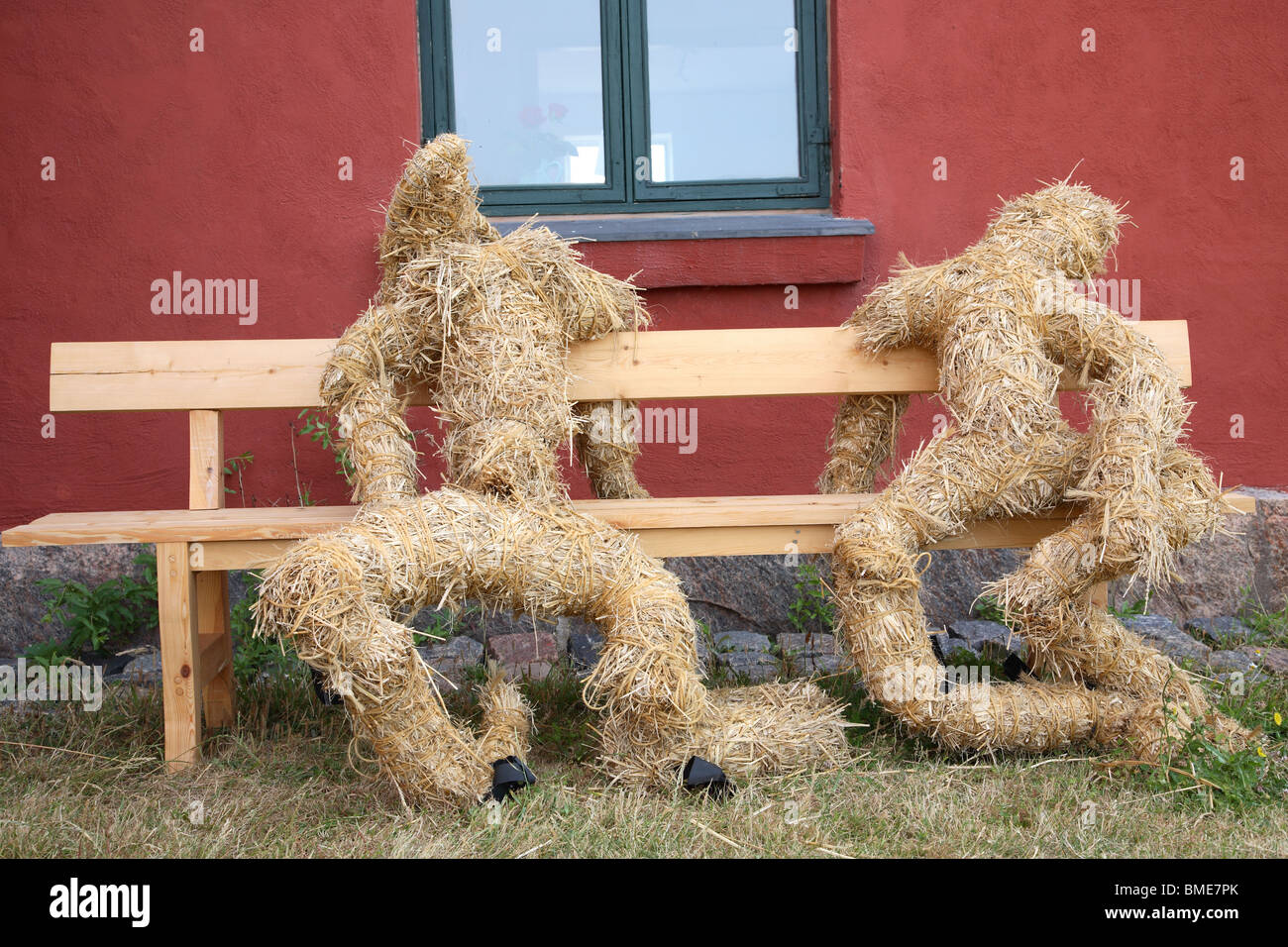 Straw figures hi-res stock photography and images - Alamy
