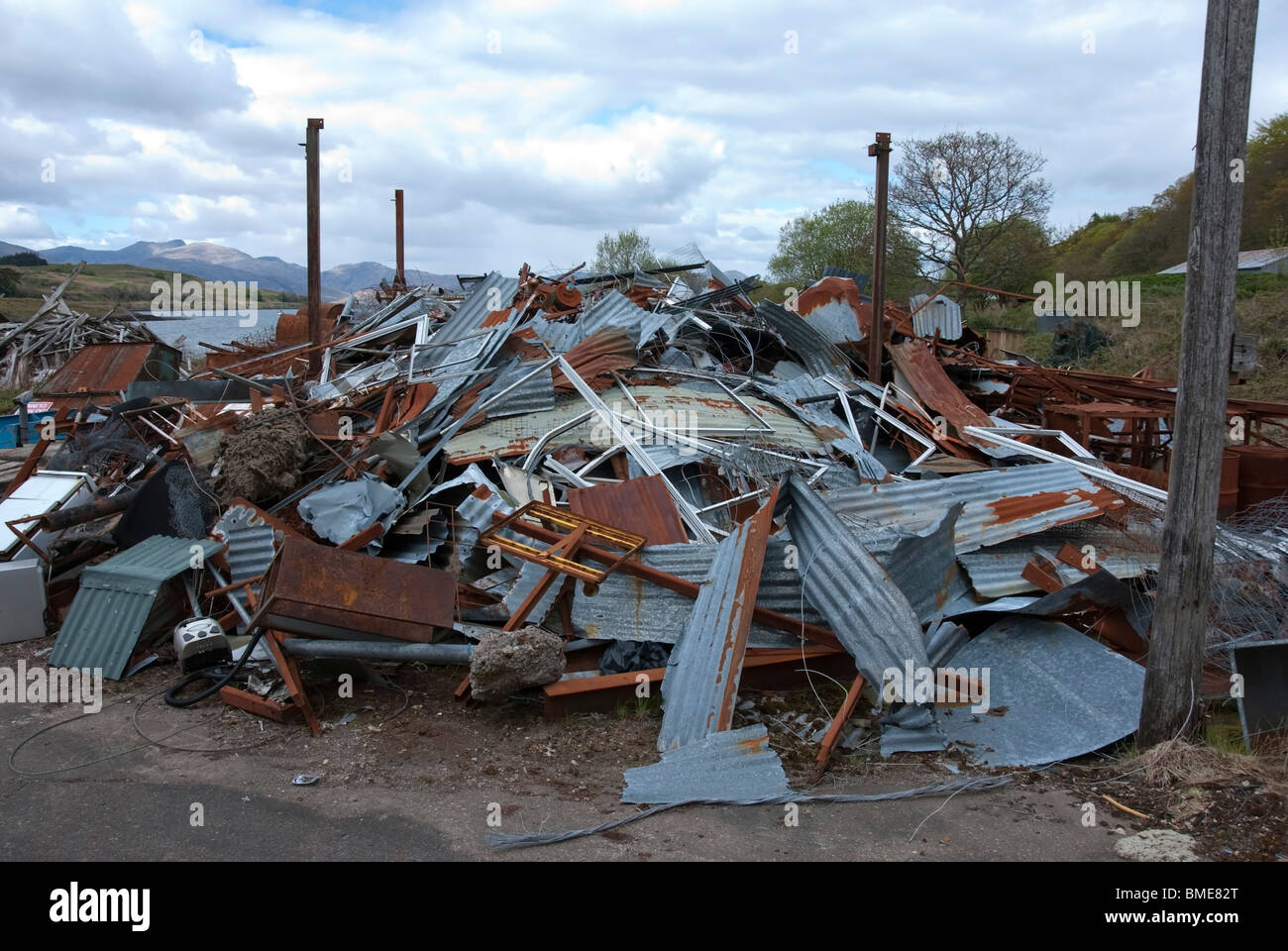 Galvanised corrugated steel hi-res stock photography and images - Alamy