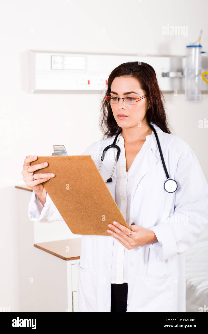 pretty young female doctor in hospital ward Stock Photo - Alamy