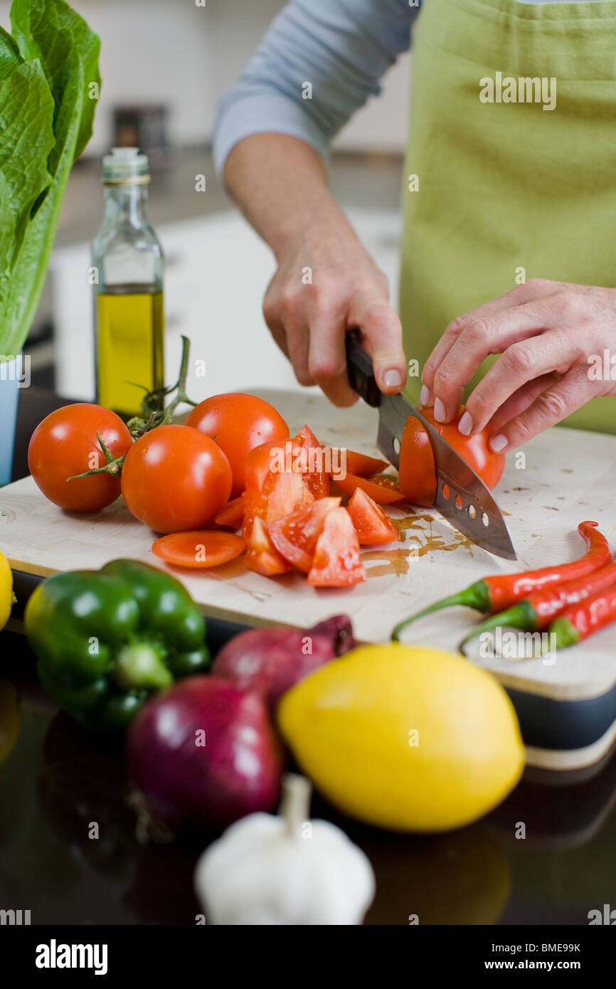 Cutting lettuces hi-res stock photography and images - Alamy