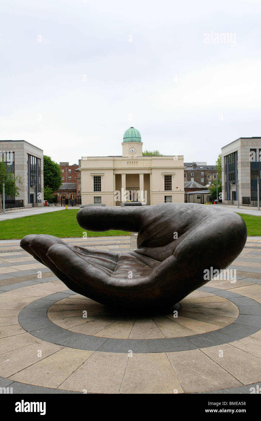 The Wishing Hand sculpture by Dublin artist Linda Brunker in the ...
