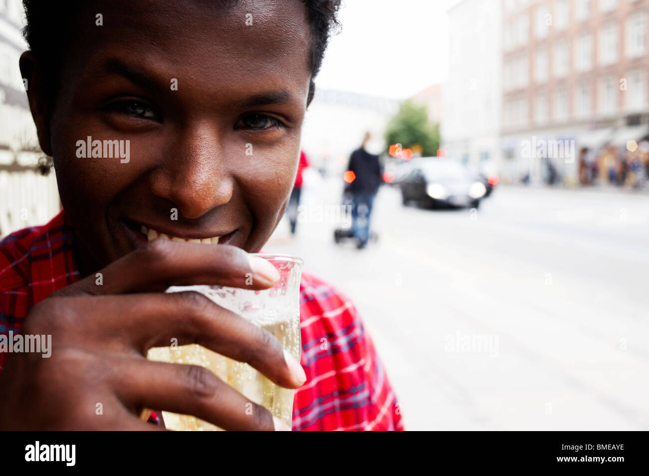 Drinking age 18 hi-res stock photography and images - Alamy