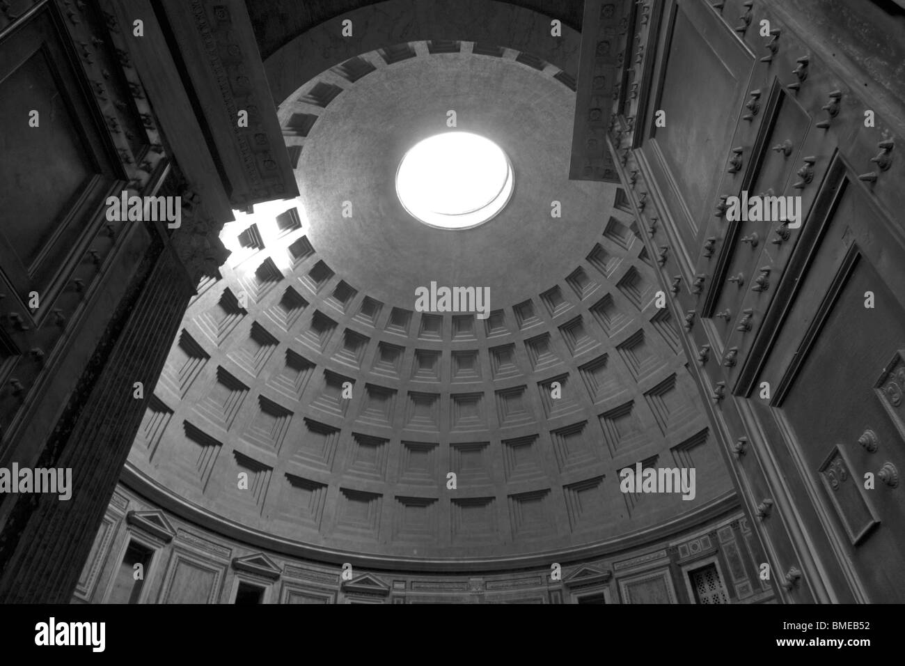 Rome, Italy. Doors and vault of the "Pantheon Stock Photo - Alamy